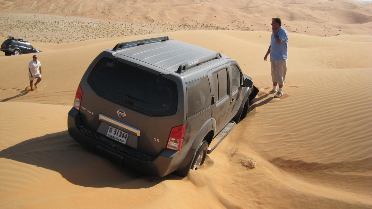 Emirates Car Recovery & Towing Dubai - Flat Bed Recovery, Desert Pull ...